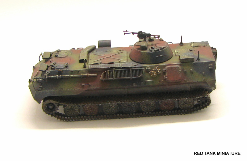 Gulumik Military Models: 1V15 1/72 RED TANK MINIATURE