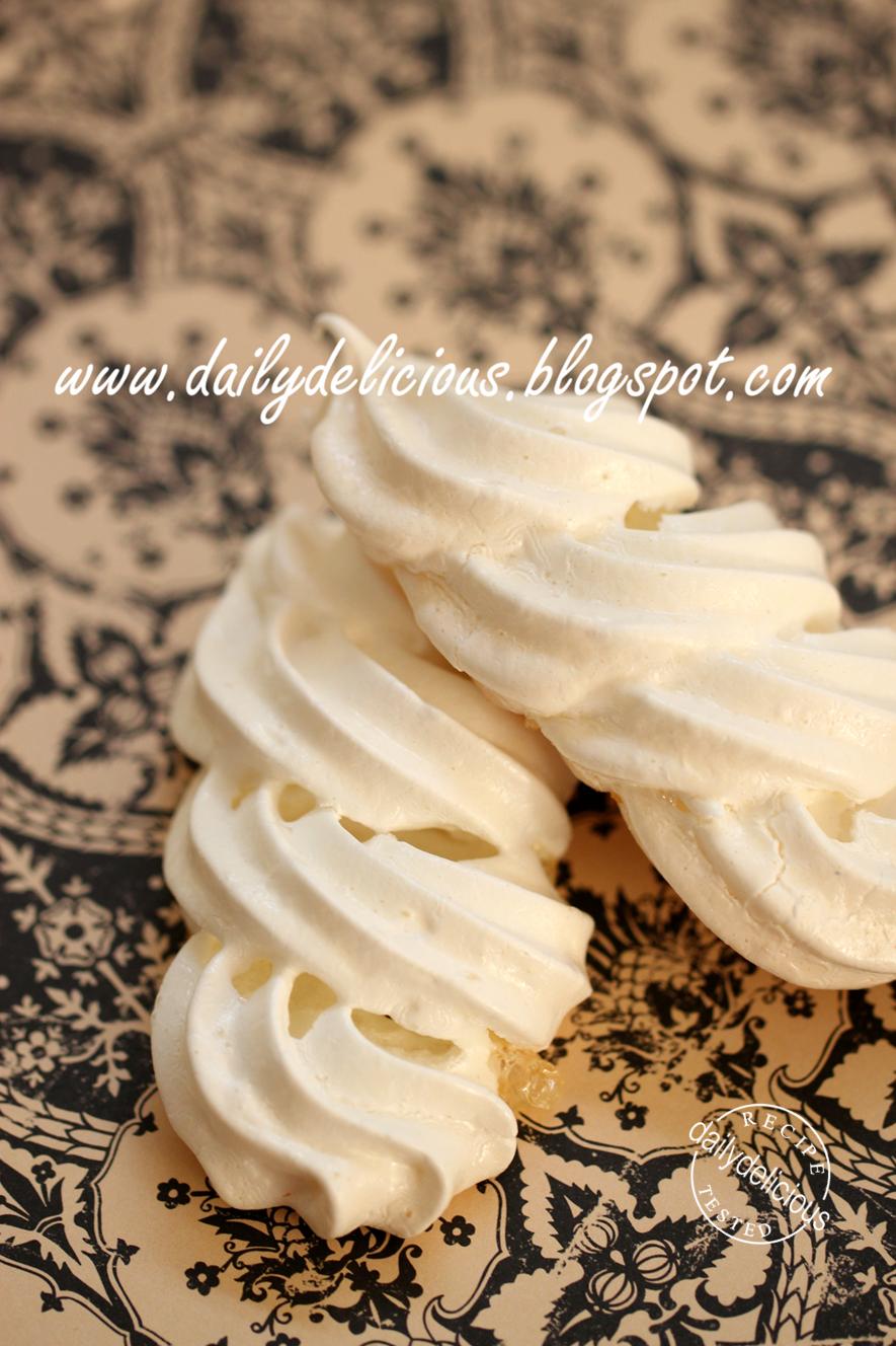 dailydelicious: Basic plain meringue : My white guilt!