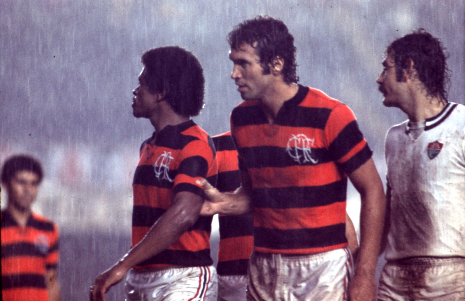 desativado: RONDINELLI, O DEUS DA RAÇA