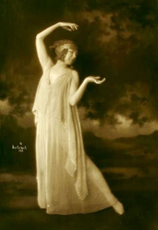 Fabulous Vintage Photographs of Dancer Ruth St. Denis From the Early ...
