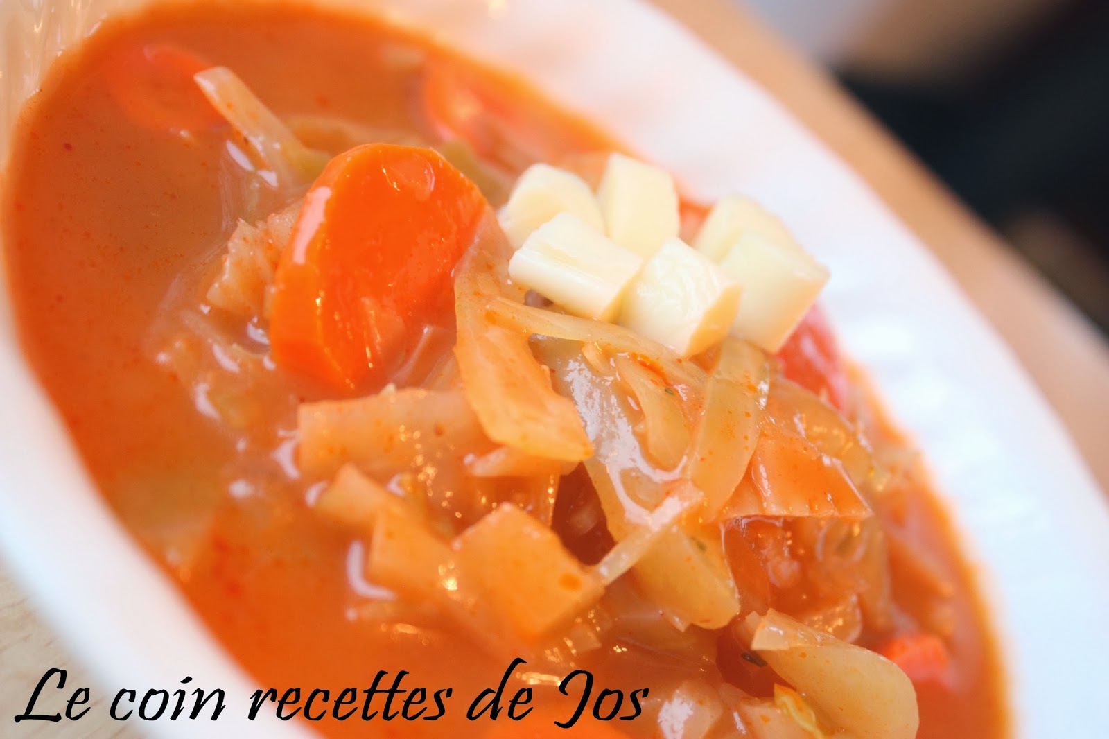 Le coin recettes de Jos: SOUPE AU CHOU À LA SOUPE AUX TOMATES