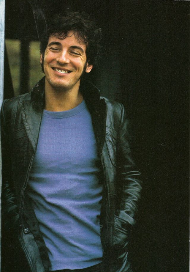 30 Rare Vintage Photographs of a Young and Handsome Bruce Springsteen ...