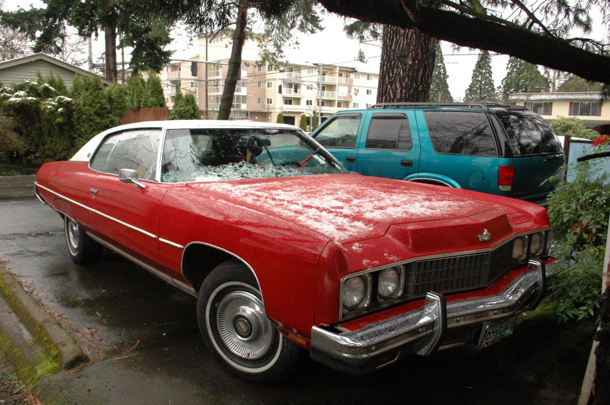 OLD PARKED CARS.: 1974 Chevrolet Caprice Classic.