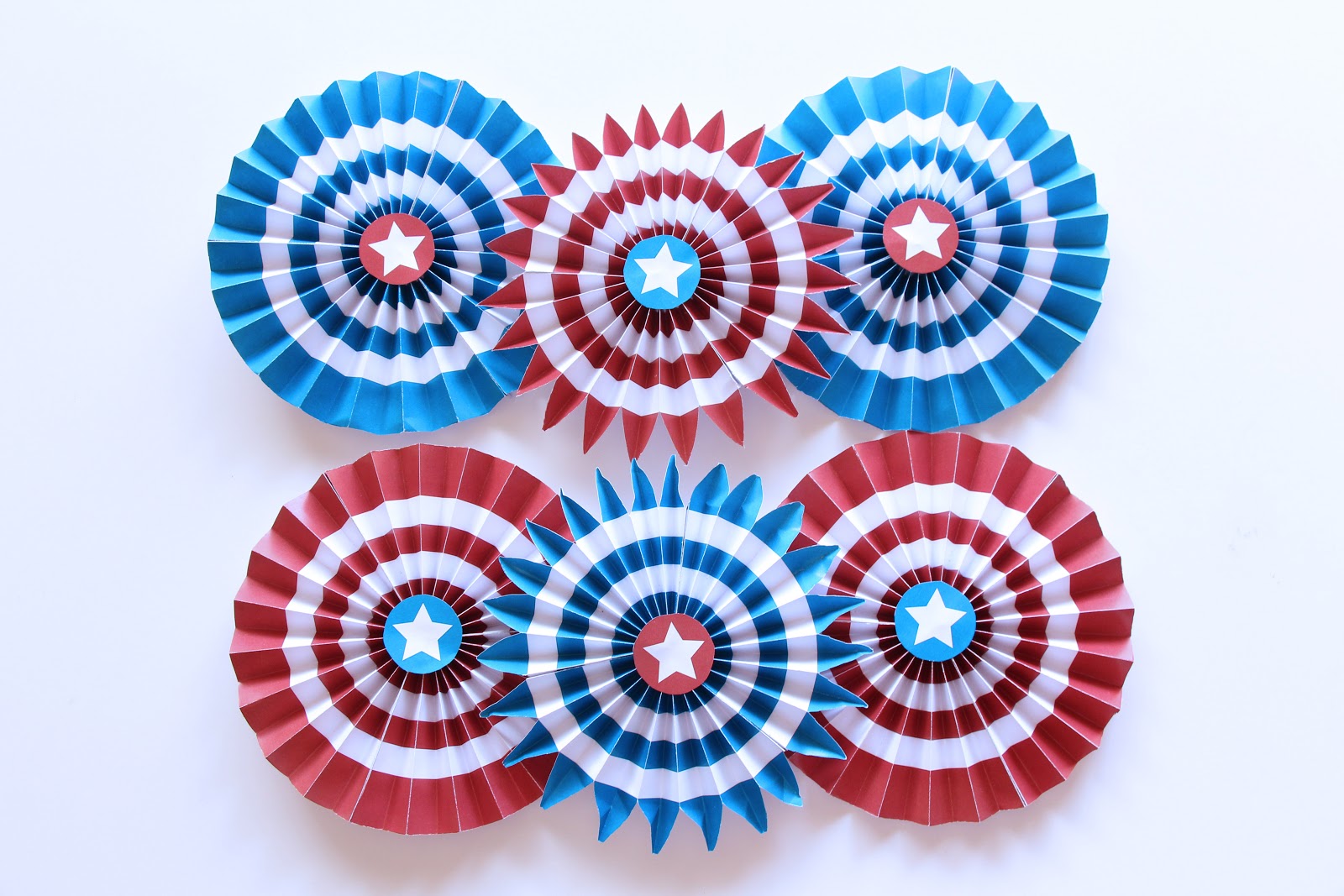 Mardefiesta: Cómo hacer rosetones de papel