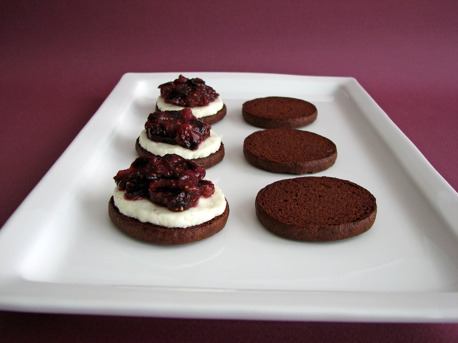 :pastry studio: New Wave Chocolate Sandwich Cookies