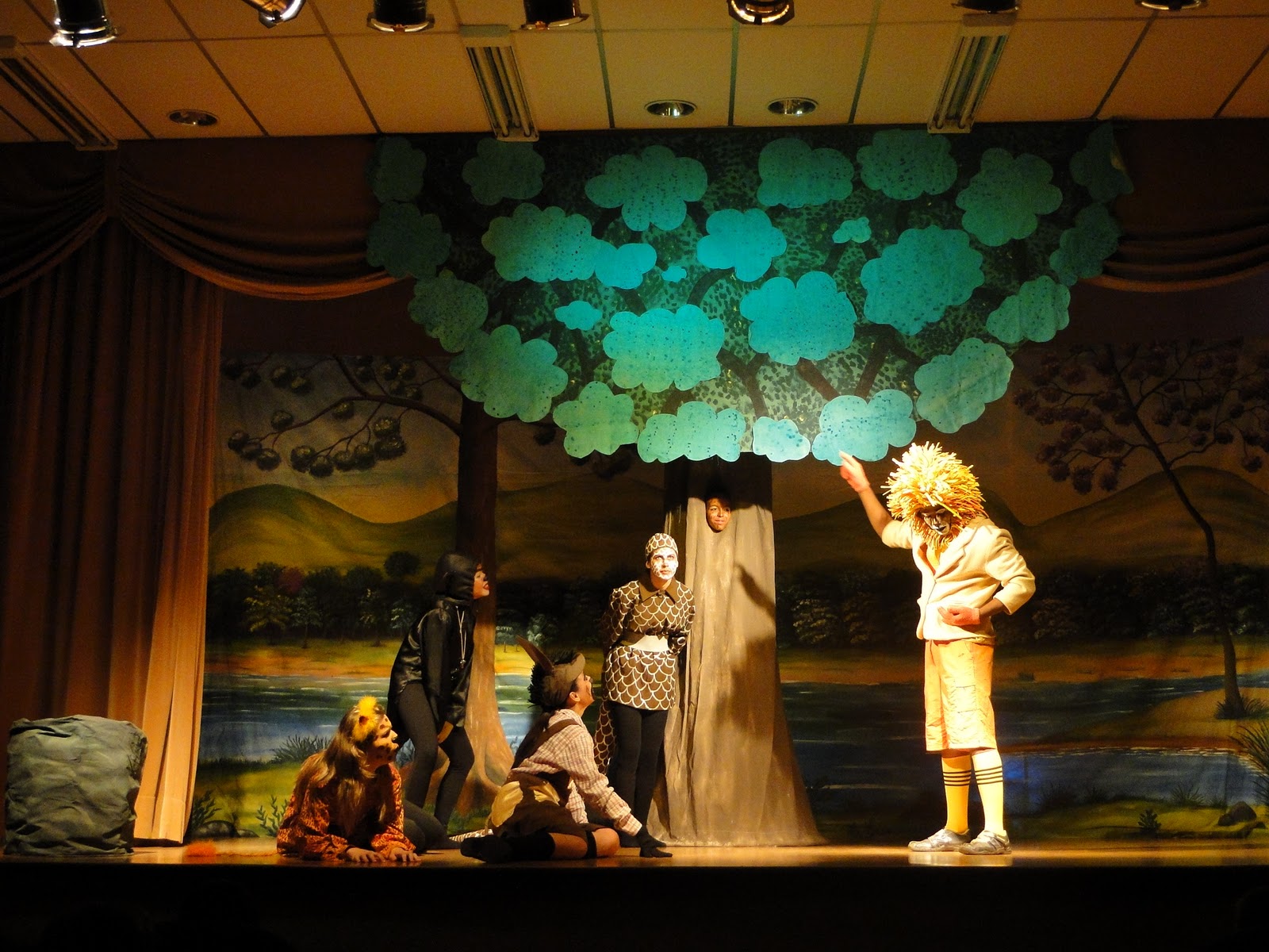 Cenário De Floresta Para Teatro - RETOEDU