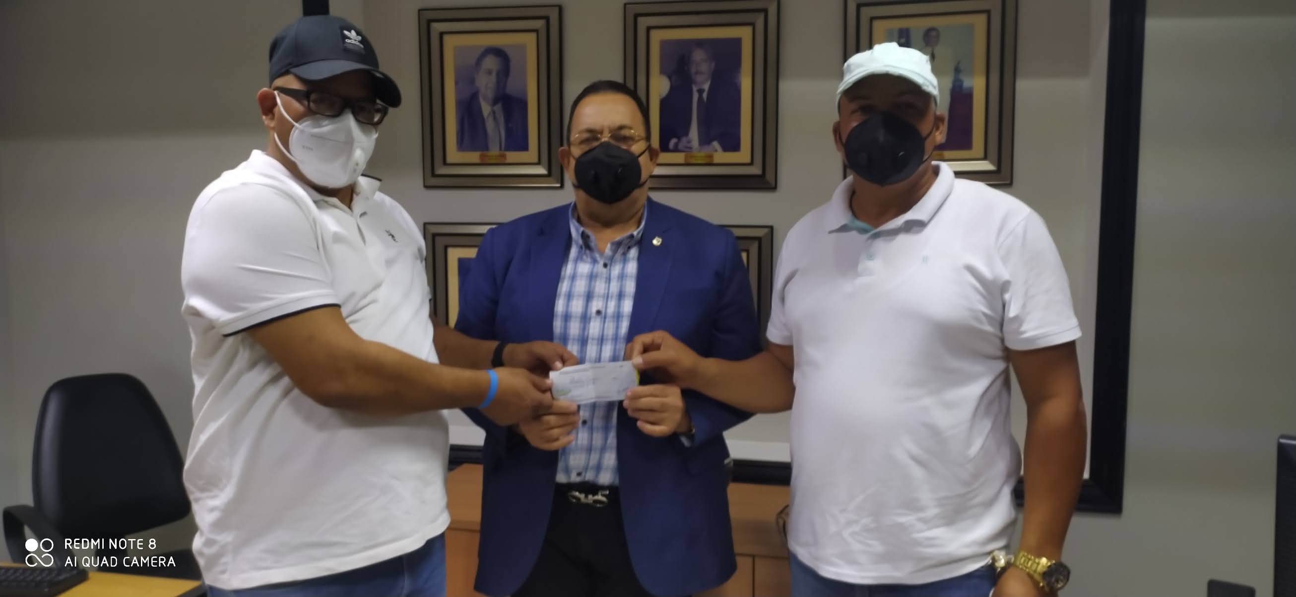 ATACANDODIGITAL.COM |: Cristòbal Castillo entrega premios a dirigentes ...