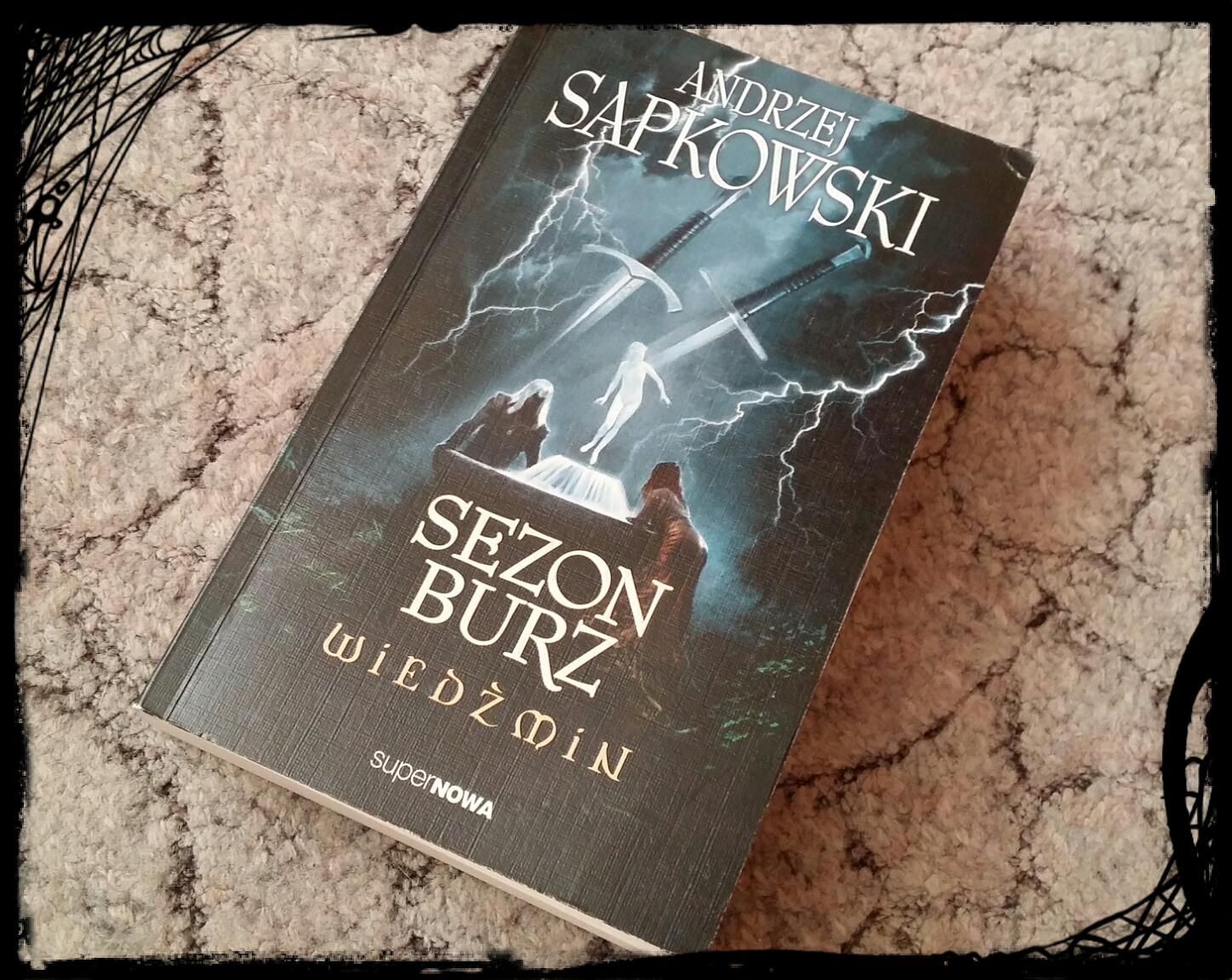 Sezon burz – Andrzej Sapkowski | Zaczytana Dolina – recenzje książek i ...