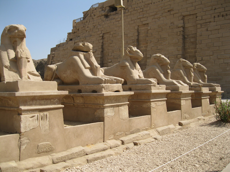 Kaponieeri: Karnakin temppeli