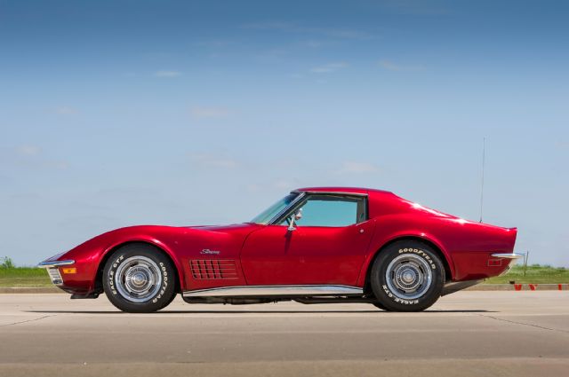 1976 Corvette Stingray: Restore, Repair, Detail: "All Corvettes are Red