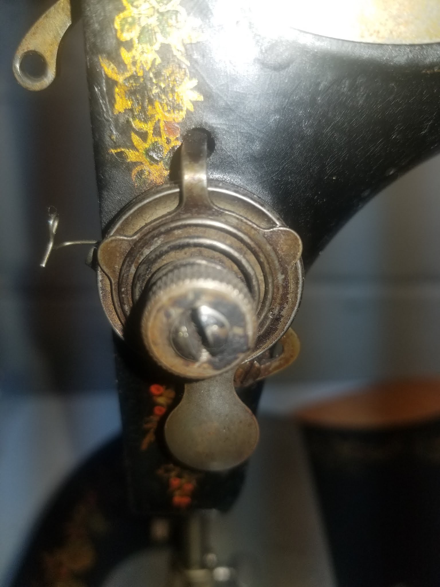 Selby Sewing Machines: 1889 Singer VS2 with Floral Decals