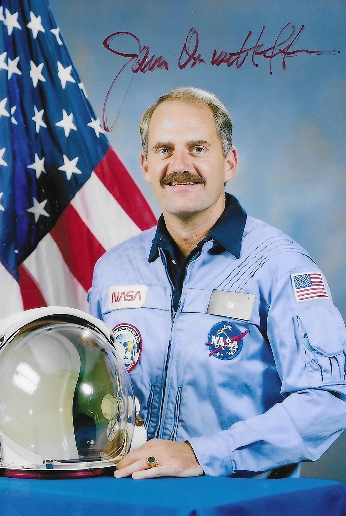 Autografy Mariu: Margaret Rhea Seddon, Julie Payette, Robert Lee Gibson ...