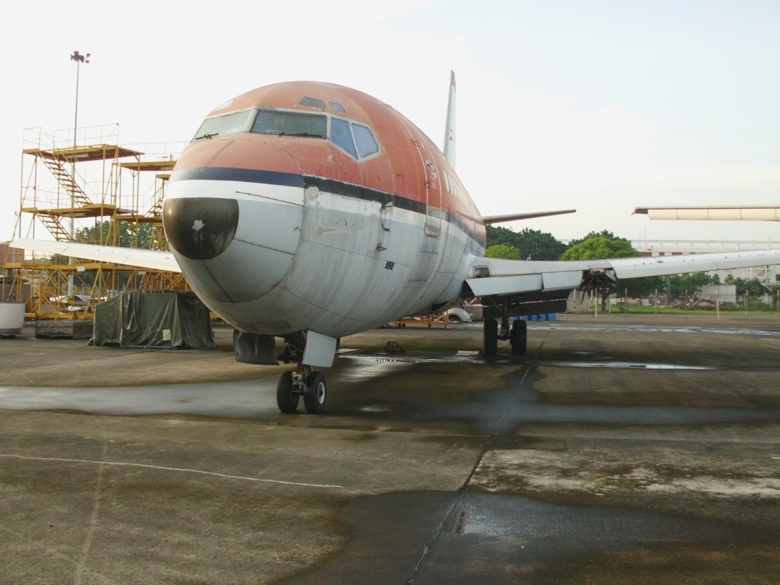 DIJUAL PESAWAT SCRAP BOEING 737-200