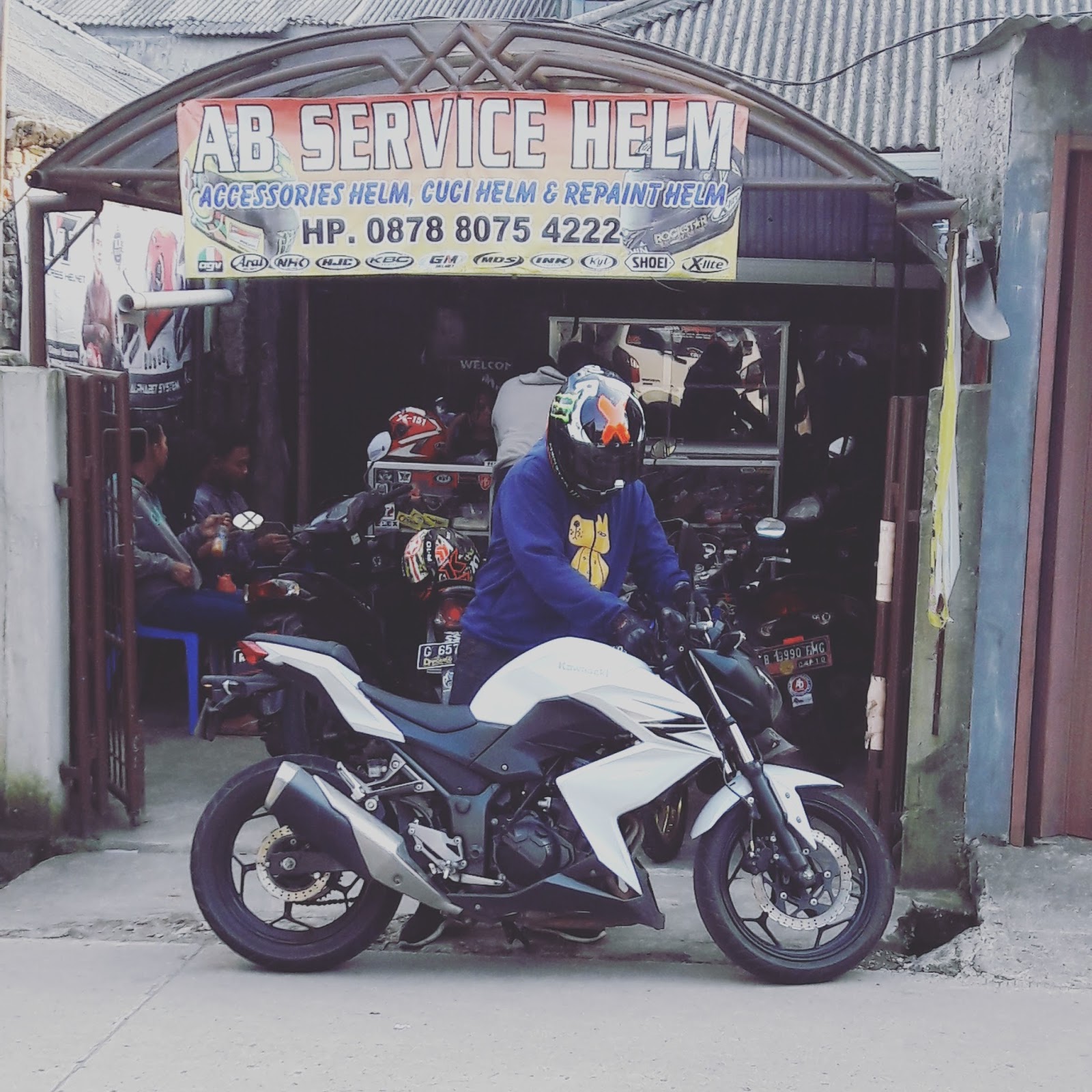 Suku Cadang Helm - Bengkel Helm: SERVICE HELM BEKASI