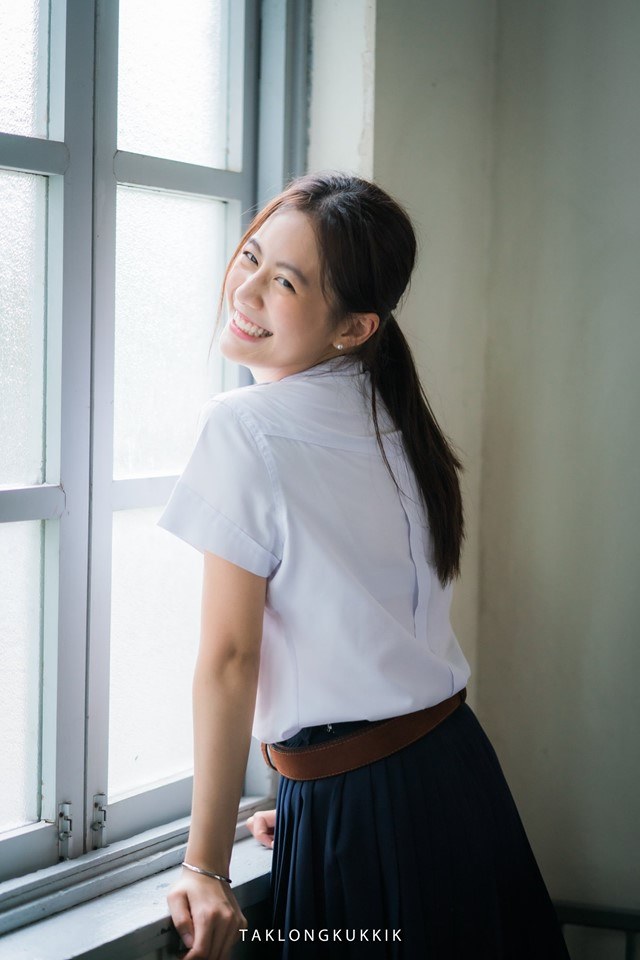 Frung Narikun Ketprapakorn - 📖