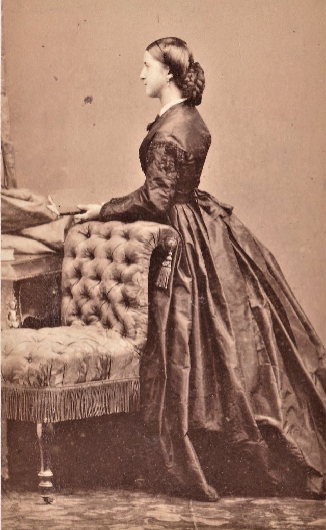 30 Elegant Photos Show the 1860s Women’s Dress Styles ~ Vintage Everyday