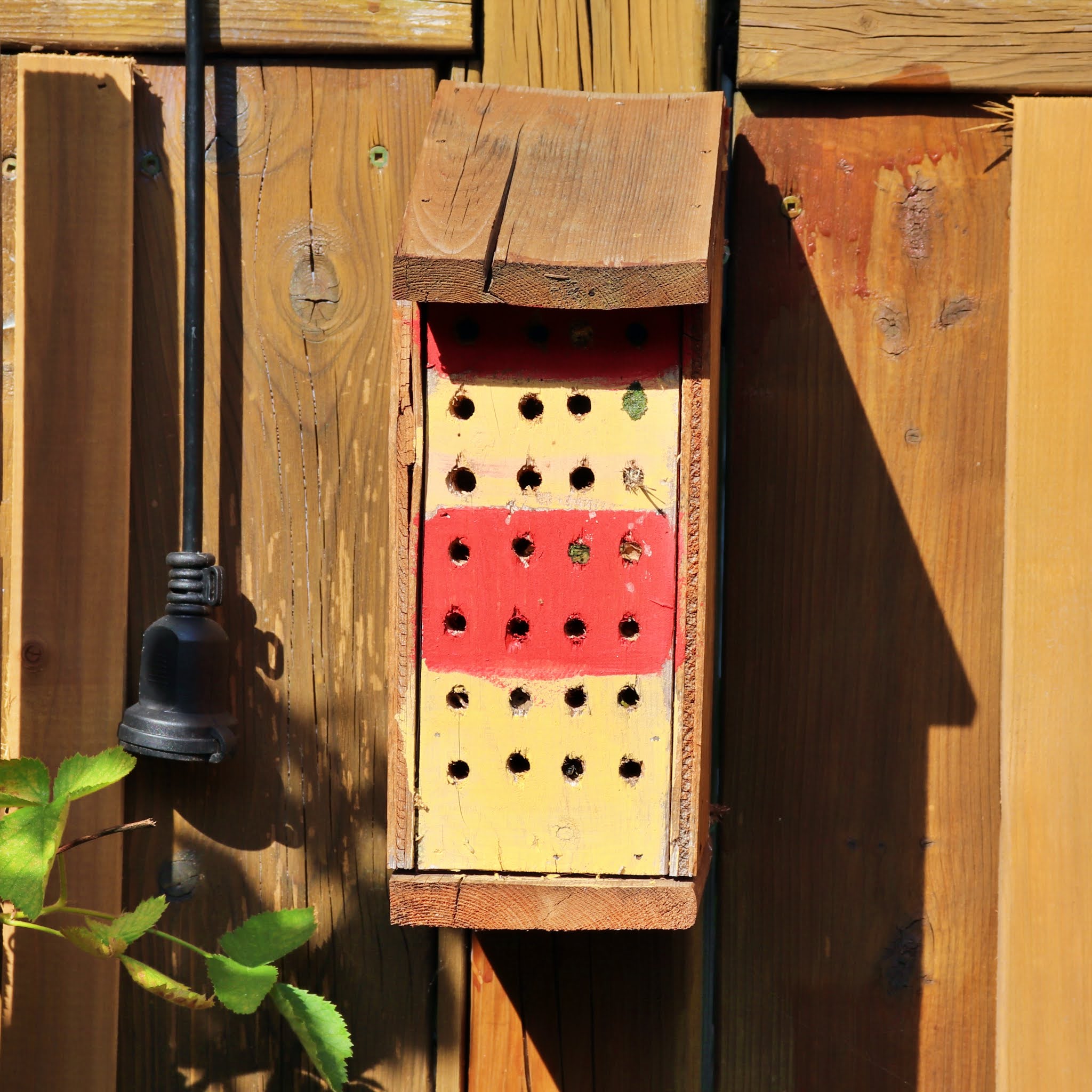 Create With Mom: Attracting bees to the garden with these DIY bee hotels