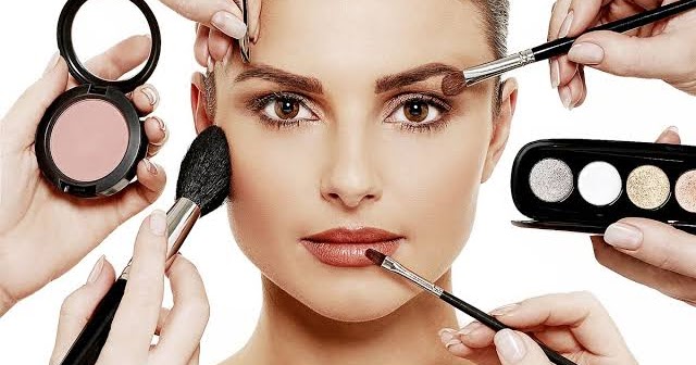 Makup Kit essentials for beginners