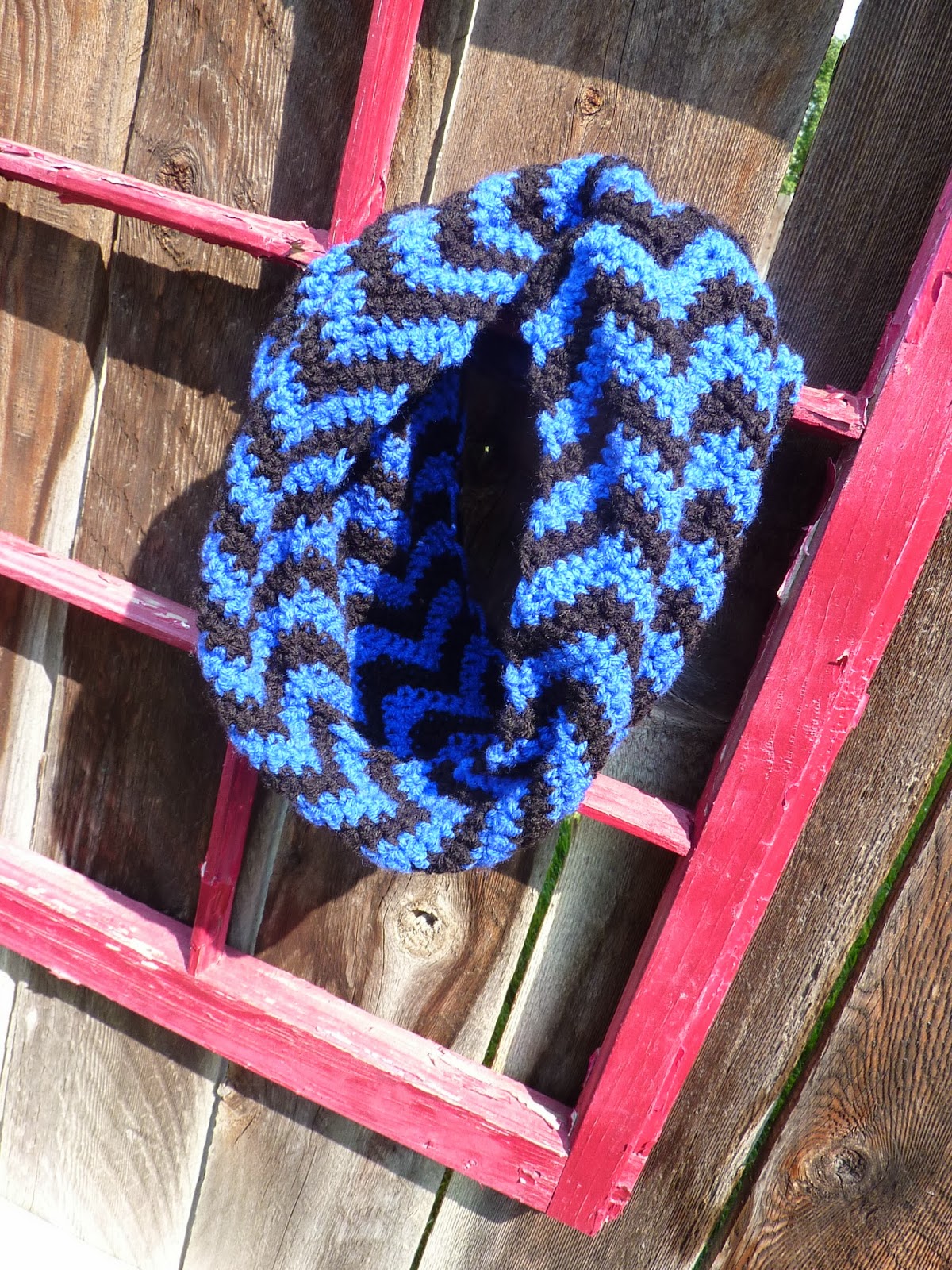 No time to be bored: Chevron Infinity Scarf Crochet Pattern