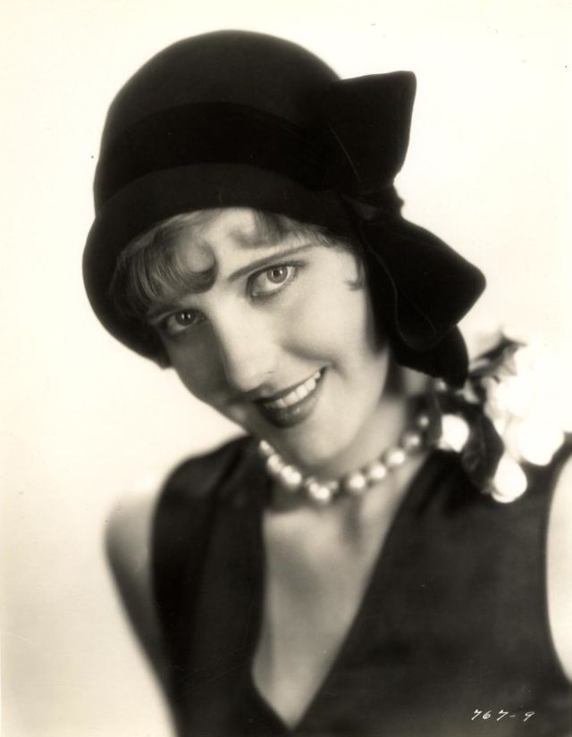 40 Gorgeous Photos of Jean Arthur in the 1920s and ’30s ~ Vintage Everyday