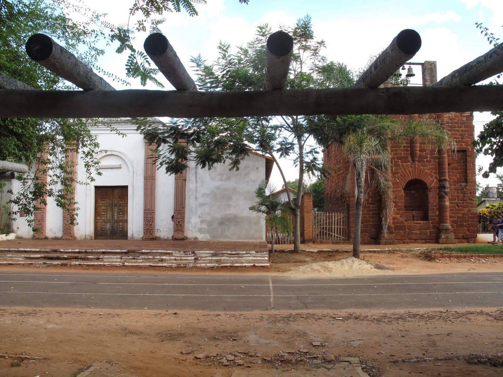 POR TIERRA POR LA TIERRA: Santa María de Fé, en Misiones, Paraguay.