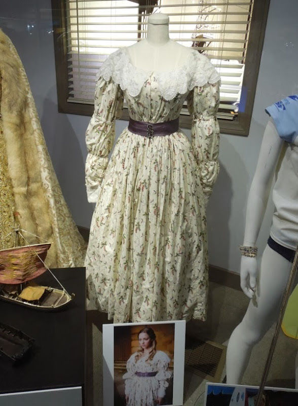 Amanda Seyfried's Cosette gown from Les Misérables on display ...