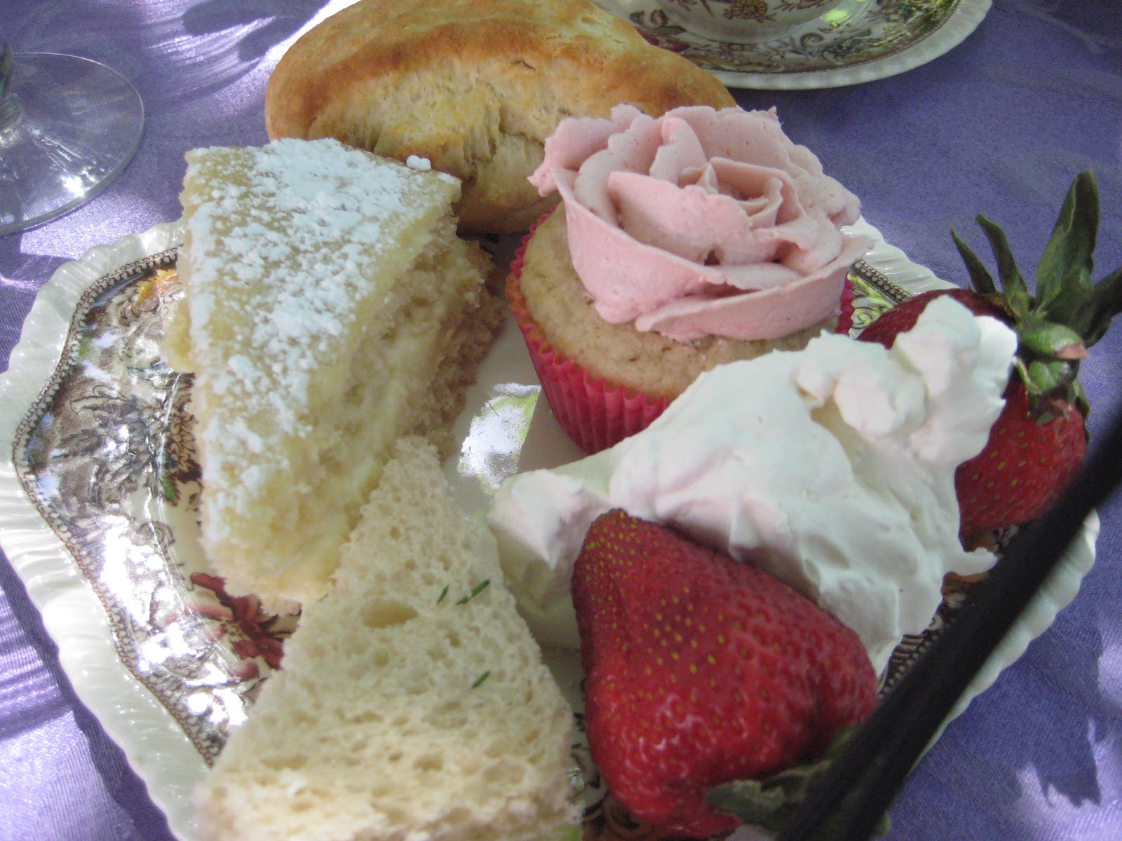 I Got Plenty of Nothing: In the Kitchen: Custard Sponge Cake