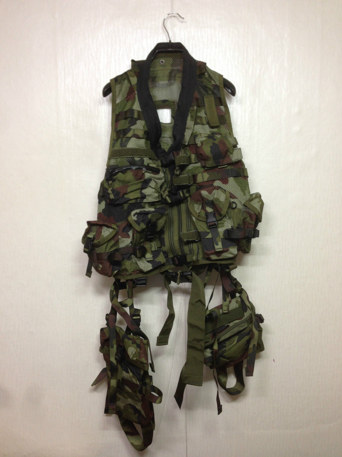 Webbingbabel: Irish Defence Forces Lowe Alpine Battle Vest Helicopter Crew