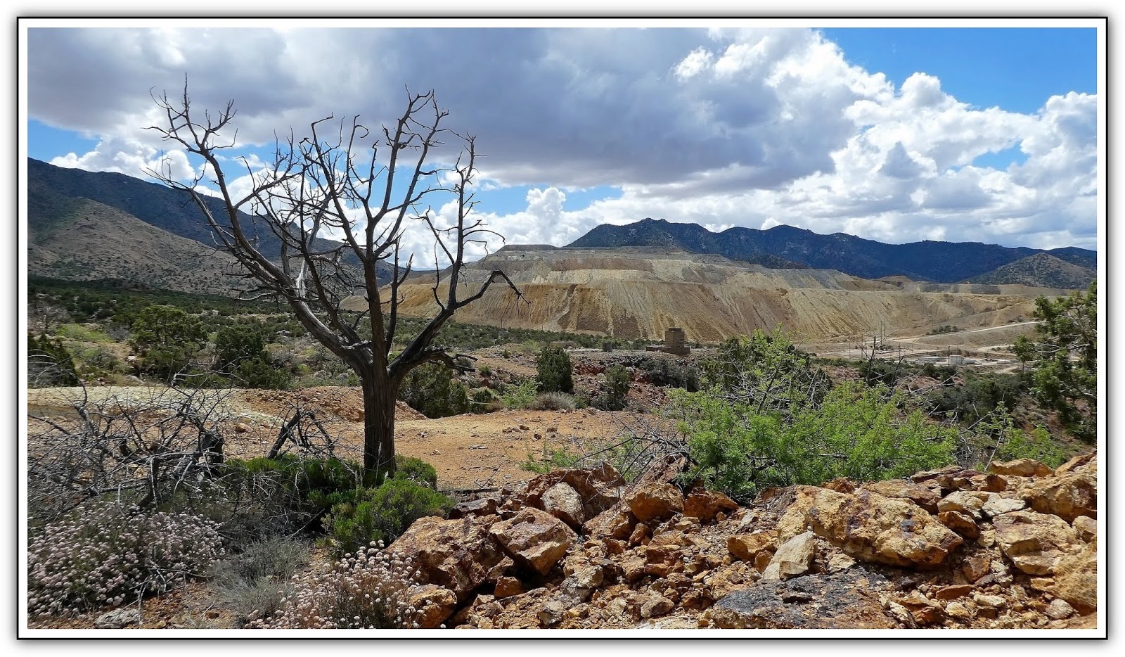 Ken's Photo Gallery: Mineral Park Ghost Town & Mines