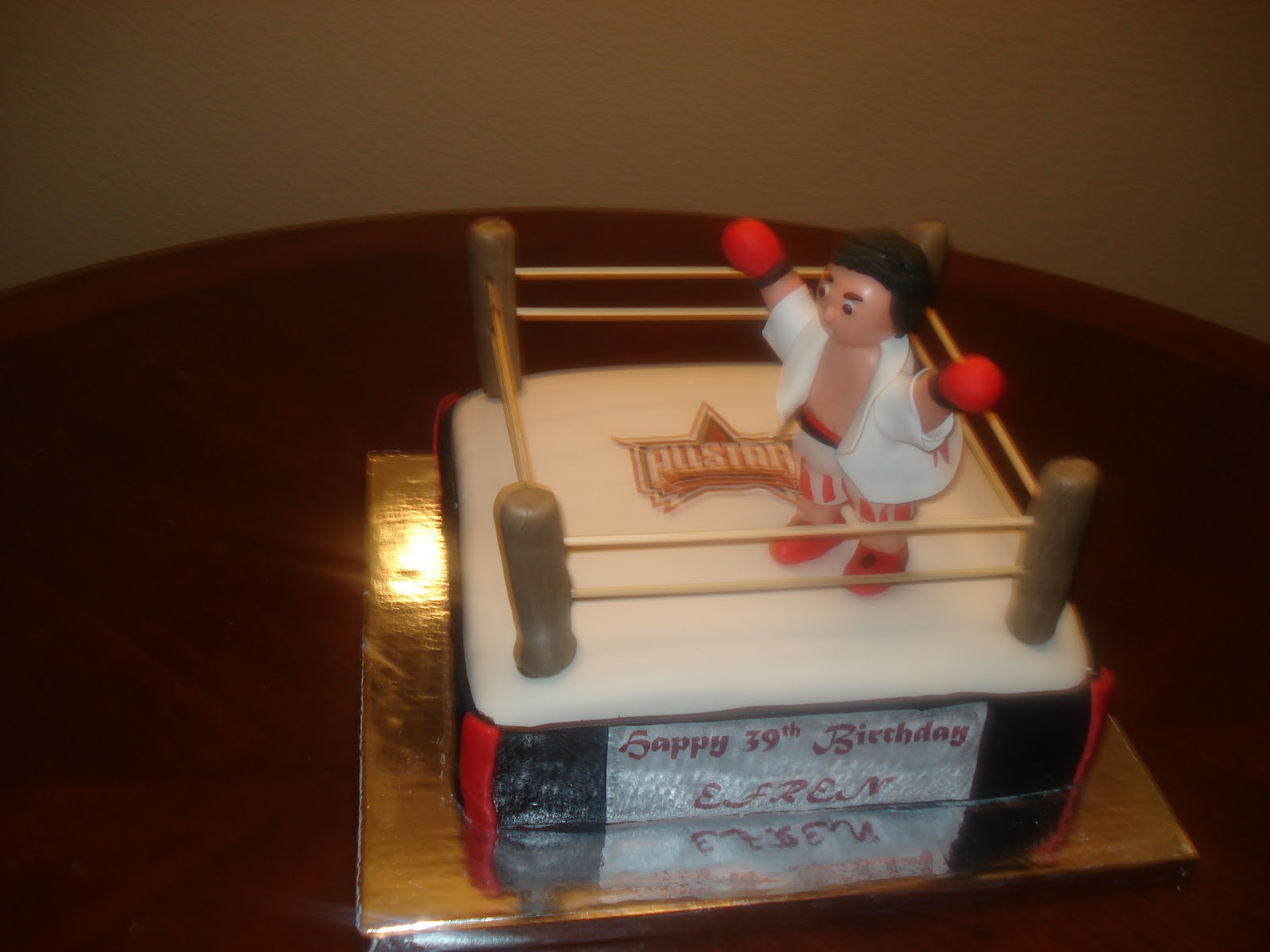 JessiCakes Project: Boxing Theme Fondant Cake - 12/23/11