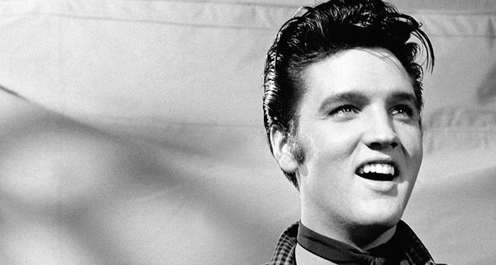 Elvis - IMAGES his wonderful smile