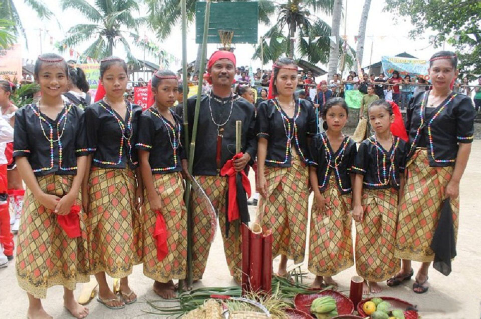 walking distance & et cetera -: Sama Tribe