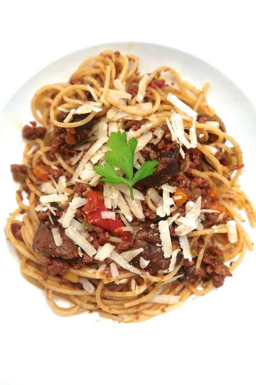 Scrumpdillyicious: Guy's Spaghetti with Ragù Bolognese