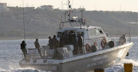 ΛΕΥΤΕΡΙΑ: ΔΙΧΡΟΝΟ ΚΟΡΙΤΣΑΚΙ ΕΠΕΣΕ ΣΤΗ ΘΑΛΑΣΣΑ ΑΠΟ ΣΚΑΦΟΣ