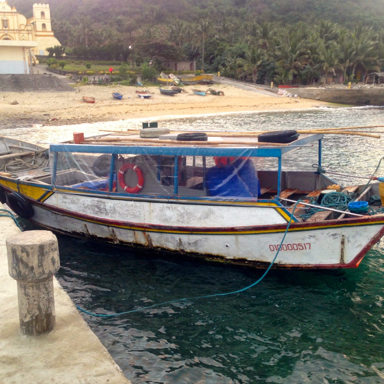 Mole On The Foot: Our Batanes Adventure Day 2 : The Faluwa Ride to Sabtang