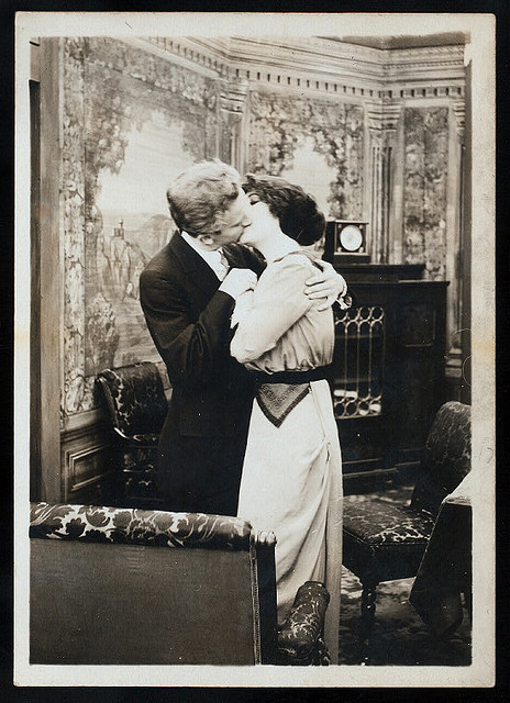 A Crack in Everything: Loving Frank by Nancy Horan