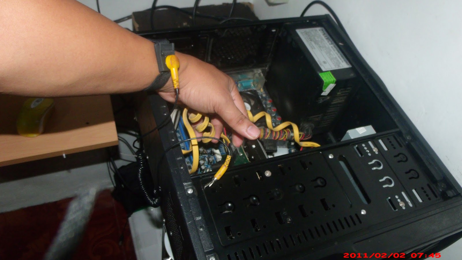 Sir Sherwin's Computer Tutorial: PARTS OF A MOTHERBOARD