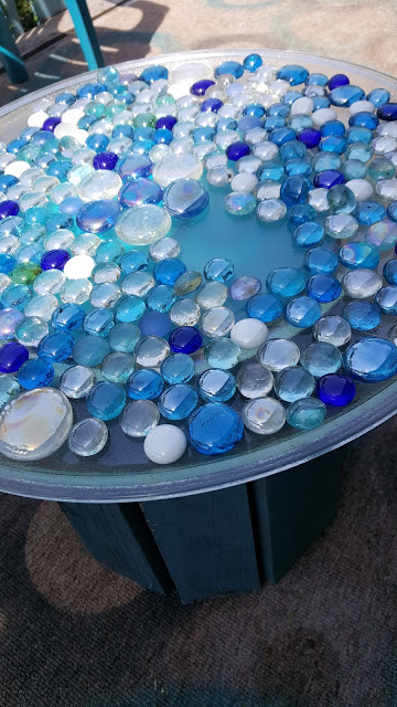 Make The Best of Things: Five Gallon Blingy Bucket Table DIY