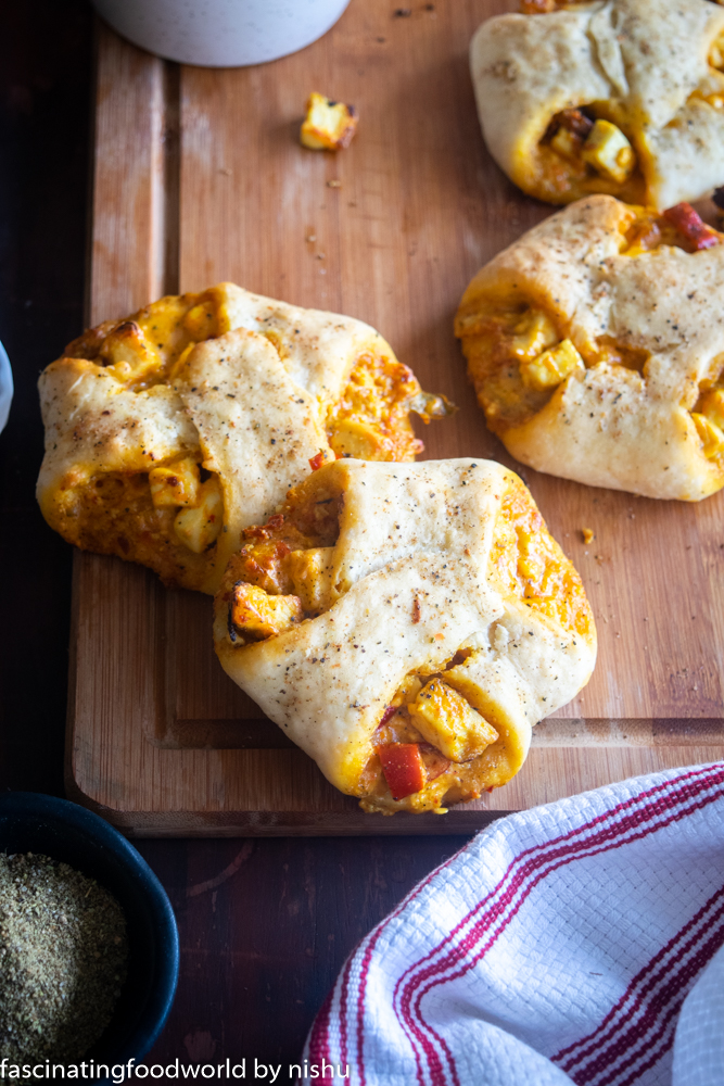 Domino's style Zingy Paneer parcel