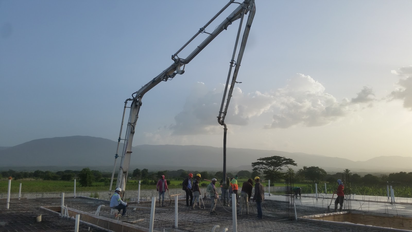 Construction of the Revolution Hospital in the Dominican Republic ...