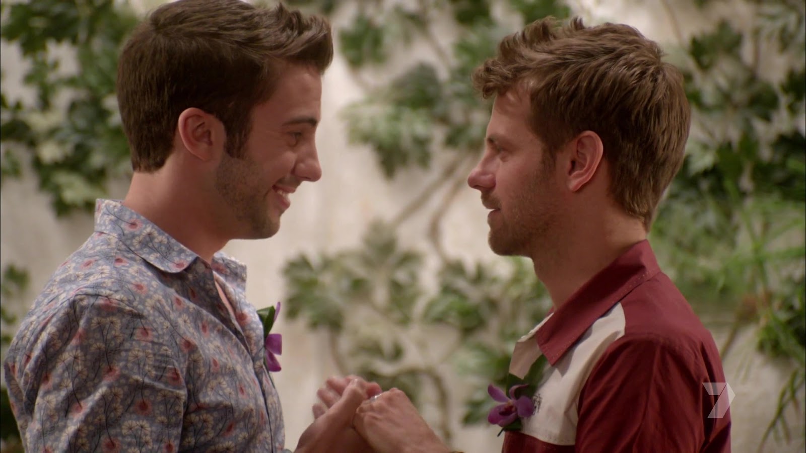 ausCAPS: Damien Bodie and Nick Simpson-Deeks kiss in Winners & Losers 2 ...