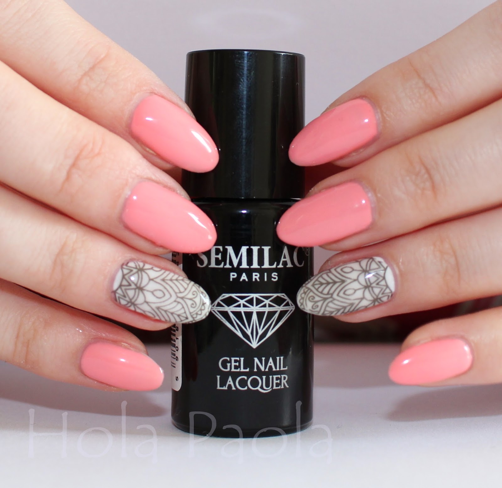 Delikatny, kobiecy manicure hybrydy Semilac | hola paola
