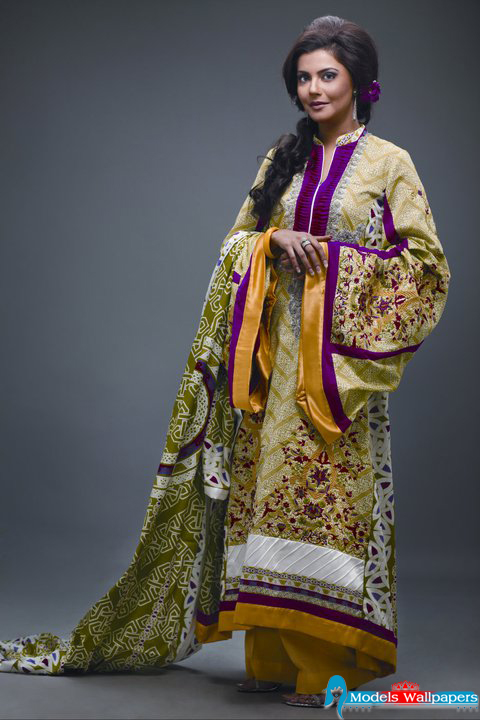 models Accessories: Nida Yasir