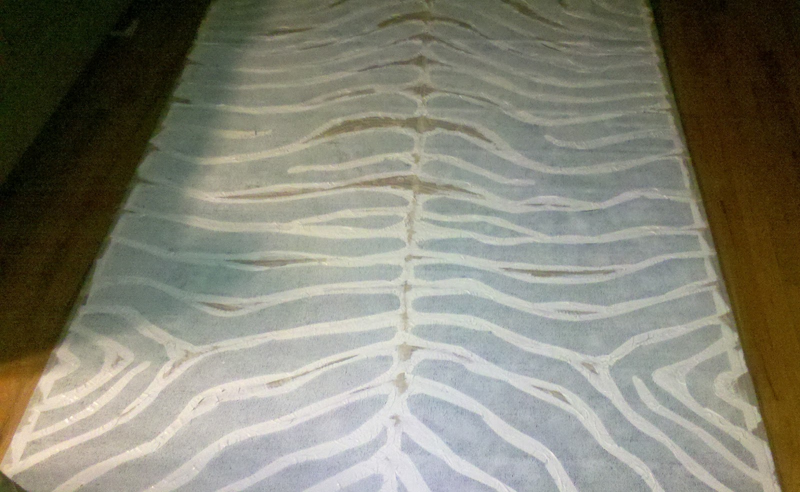 This Mommy!: DIY zebra print rug