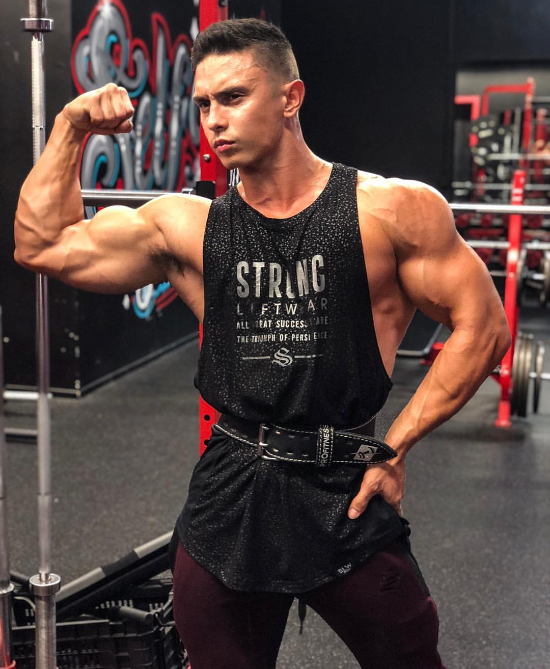 the beauty of male muscle: Christian