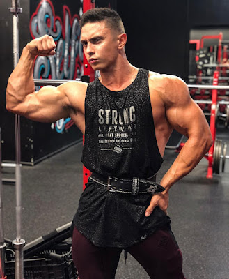 the beauty of male muscle: Christian