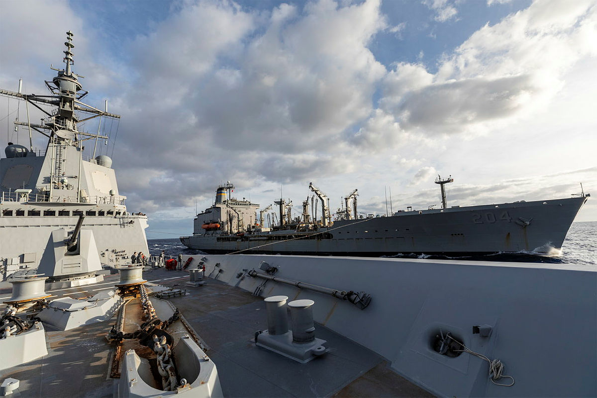 DEFENSE STUDIES: First Time Replenishment at Sea (RAS) for HMAS Brisbane