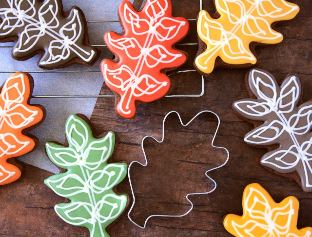 How To Make Fun Fall Leaf Decorated Cookies how-to-make-fun-fall-leaf-decorated-cookies