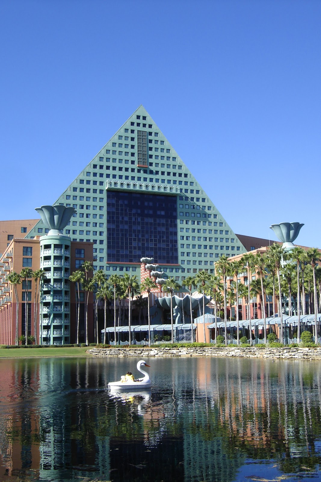 Disney Vacation Kingdom: WDW Dolphin Resort