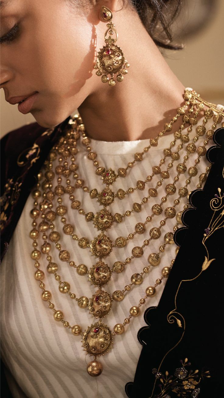 Elegant designer gold necklace